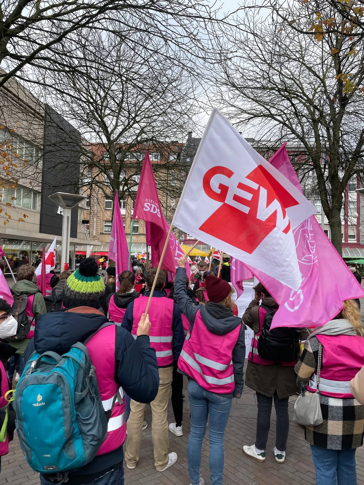 GEW NRW: TV-L und TVöd: GEW NRW kämpft für faire Bezahlung in der Bildung